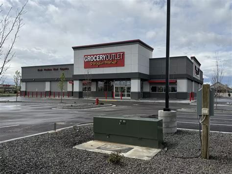 Whats Opening At Kunas Paul Bunyan Plaza