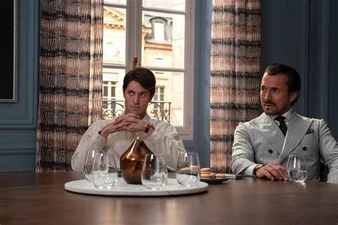 Netflix《艾蜜莉在巴黎》第三季7大劇情亮點！ig曝光複雜四角戀：加百列vs艾菲，希維爾和敏迪也有新戀情