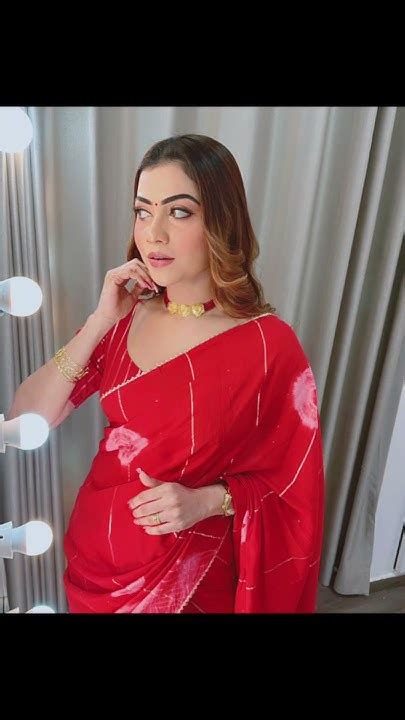 රතු සාරි එකට හැඩම කවුද කියමු බලන්න ️🌹 Srilanka Srilankan Actress