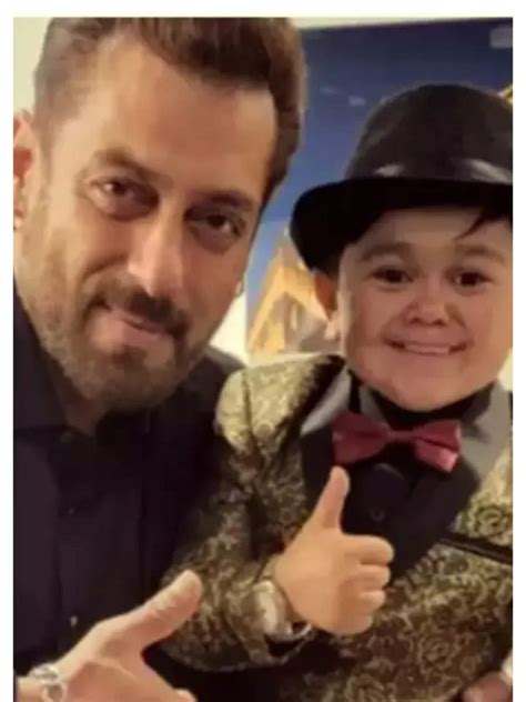 Bigg Boss Contestant Abdu Roziks Cute Food Moments Times Of India