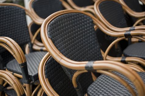 Background Kursi Kursi Kayu Ditumpuk Sebagai Latar Belakang Abstrak Foto Dan Gambar Untuk