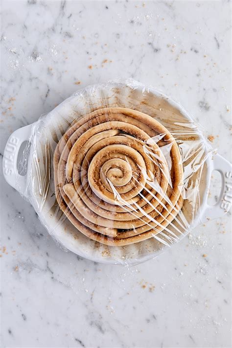 Giant Cinnamon Roll With Cream Cheese Glaze Tutti Dolci