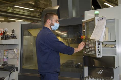 Оръжейният завод Арсенал разкрива нови 1000 работни места в Казанлък и Мъглиж