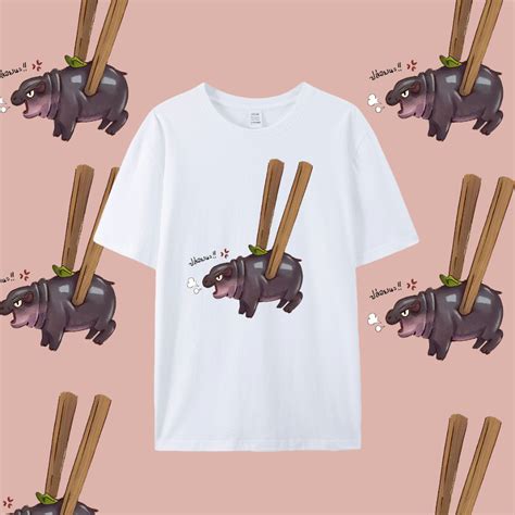 2024 เสื้อหมูเด้ง ขาหมู แอนด์เดอะแก๊ง Moodeng Hippo T Shirt ผ้าcotton