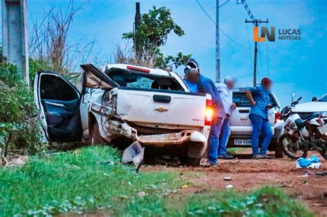 Condutora perde o controle da direção e capota camionete na BR 163 em