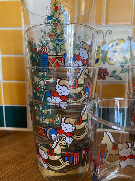 8 Hallmark Vintage Christmas Drinking Glasses 1980s Glass Set Etsy