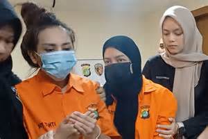 Foto Derma Roller Ria Beauty Perawatan Jutaan Rupiah Di Tangan