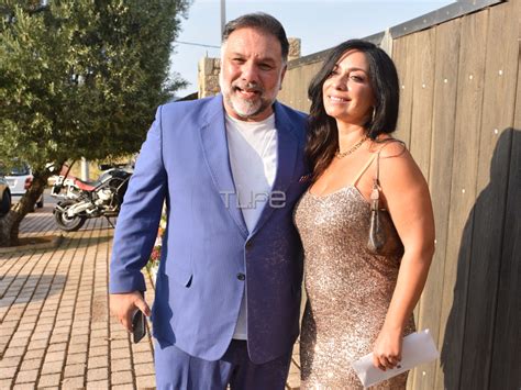 Γρηγόρης Αρναούτογλου Νάνσυ Αντωνίου Μαζί στη βάφτιση της κόρης του Γιώργου Λιανού