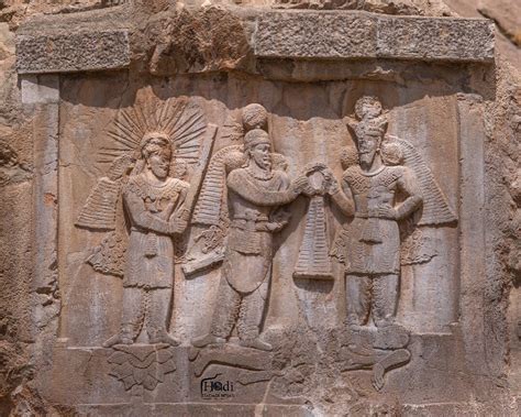 Hadi Hadadi نقش برجسته دِیهیم ستانی اردشیر دوم از شاهپور