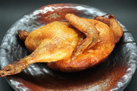 小樽名物の「若鶏の半身揚げ」＝大阪・本町「船場たけろく横丁」 船場経済新聞