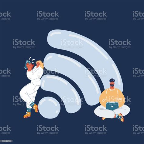 무료 인터넷 구역에 있는 사람들이 큰 와이파이 표지판에 앉아 노트북으로 작업하는 만화 벡터 삽화 무료 와이파이 핫스팟 공공 평가