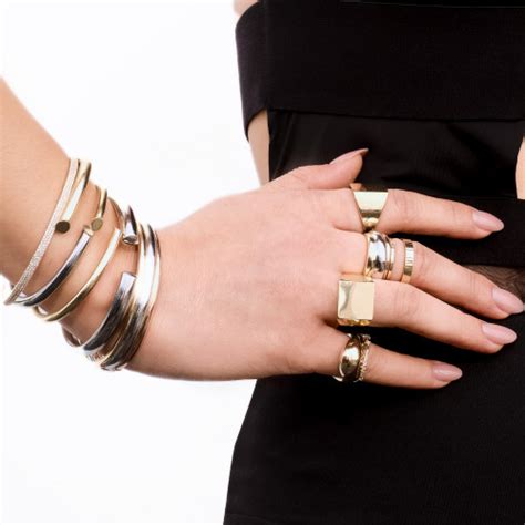 Graduating Bubble Echo Bangle