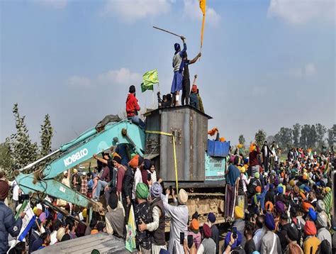 Kisan Andolan पोकलेन Jcb और ट्रैक्टर लेकर शंभू बॉर्डर पहुंचे किसान