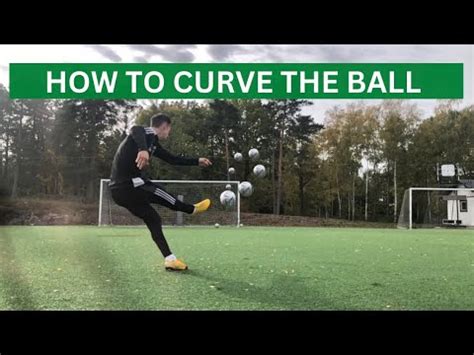 🚨How To Curve The Ball| Learn Bending Free Kick🚨 - YouTube