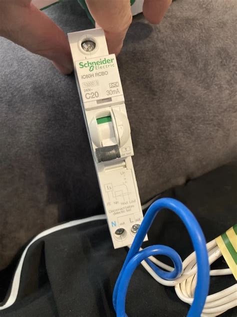Schneider Rcbo 20 Amp 30ma Type C 20 Ic60h Acti9 Merlin Gerin £19 10 Picclick Uk