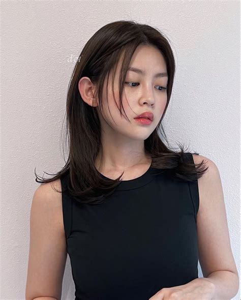 H에 있는 Riko님의 핀 2024 단발머리 헤어스타일 헤어스타일 헤어