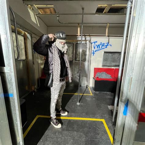 Yeat Outfit From November 3 2021 Whats On The Star