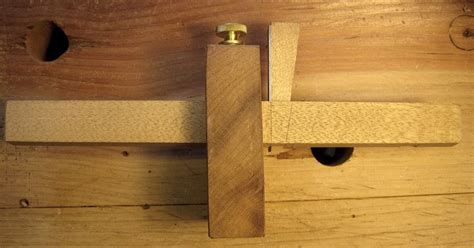 Shop Made Router Scratch Gauge To Make Guitar Binding Ledges