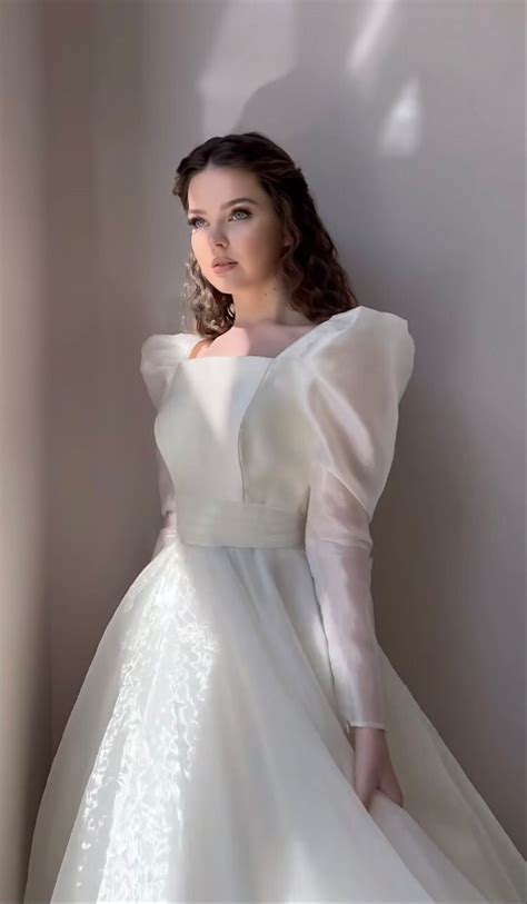 Pin By Полина On Платья свадьба Glamourous Wedding Dress Bride Dress