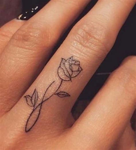 21 Beautiful Hand Tattoos For Women Female Tattoo Ideas Zestvine 2025