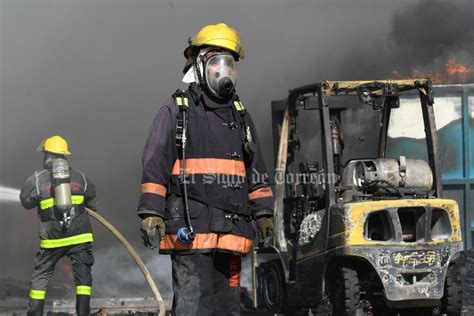 Controlan incendio en empresa recicladora de Torreón El Siglo de Torreón