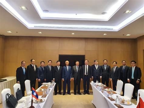 ປະຊາຊົນ ປະທານສະພາທິດສະດີສູນກາງພັກຂອງ ລາວ ແລະ ຫວຽດນາມ