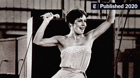Helen Reddy Embodied Her Feminist Anthem ‘i Am Woman The New York Times