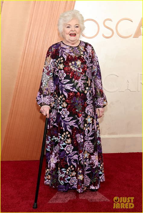 June Squibb Jokes Shes Actually Bill Skarsgard In A Bodysuit At Oscars 2025 Watch Now Photo