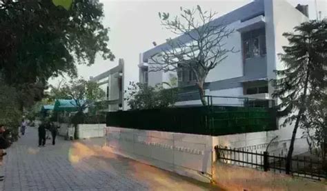 महाराष्ट्र के पुणे में तीन बिल्डरों के ठिकानों पर आयकर का छापा