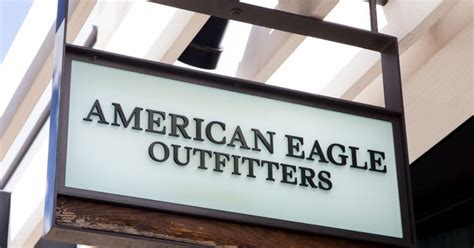 American Eagle Outfitters 2Q Earnings Surge Expected On Flat Revenue