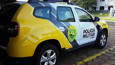 Após bater veículo contra carro estacionado homem é detido pela PM