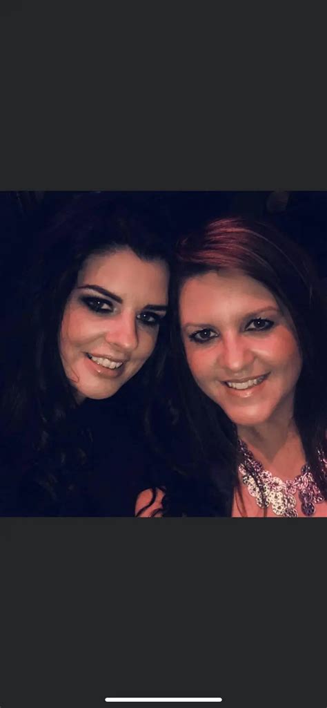 Hot Sisters 😈 Scrolller