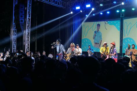 Tumpah Ruah Penonton Di Malam Puncak Galanggang Arang 4 Kayutanam 2024