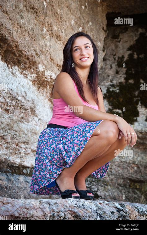 Girl Miniskirt Fotos Und Bildmaterial In Hoher Auflösung Alamy