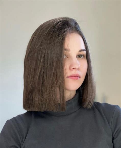 30 Stylish Lob Haircuts In 2022 — Side Part Lob Hairstyle