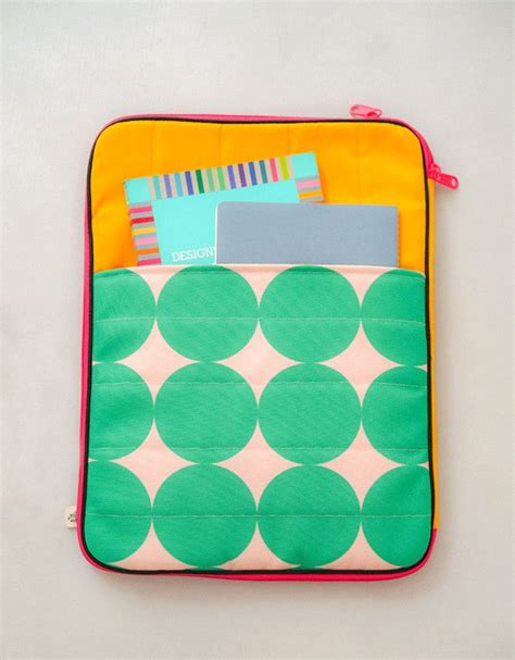 Screenmate Sleeve Sentani Scene Smittenbypattern