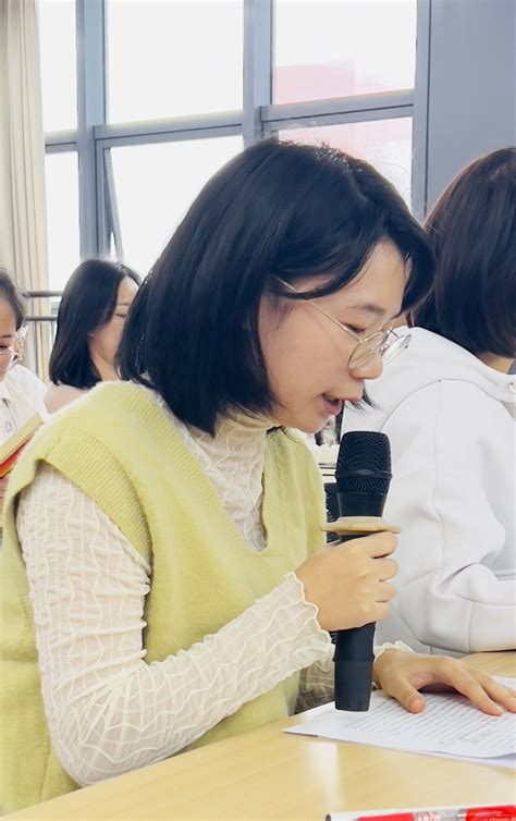 党总支召开10月教职工政治理论学习会 学习园地 重庆公共运输职业学院