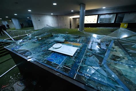 STF forma maioria para condenar mais cinco réus pelos atos de de janeiro