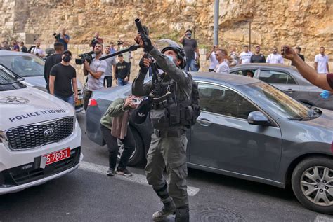 Fuerzas Israelíes Asesinan A Un Niño Palestino De Un Disparo En El
