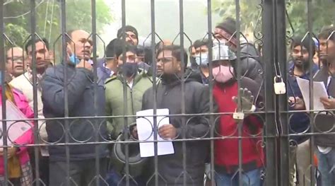 UPTET Exam Aspirants Claim To Be Have Been Denied Entry At Exam Centre In Noida UPTET