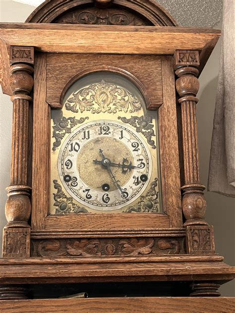 Help Identifying This Clock R Clocks