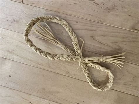 100均diy♪簡単おしゃれな【正月飾りしめ縄リースの作り方】ダイソーの紙紐でわら要らずなのに本物みたい！all100均材料で手作り♪