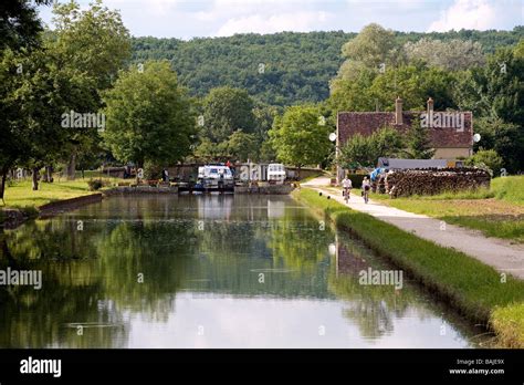 France Yonne Canal Du Nivernais Magny The Lock Between Châtel