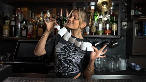 What Do Bartenders Wear Craft The Perfect Look With 12 Expert Tips For