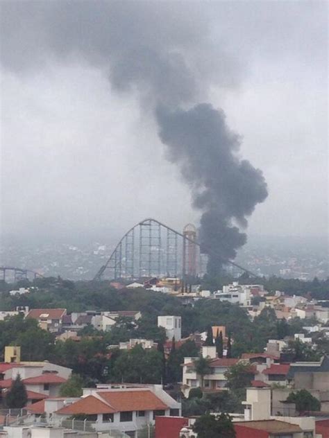Se Registra Incendio En El Parque Six Flags El Siglo De Torreón