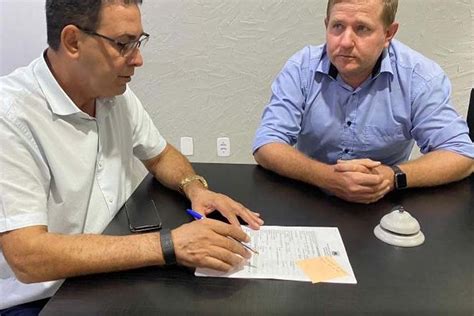 Prefeito Aldo Júlio Assina Ordem De Serviço Para Asfaltamento Da Pista