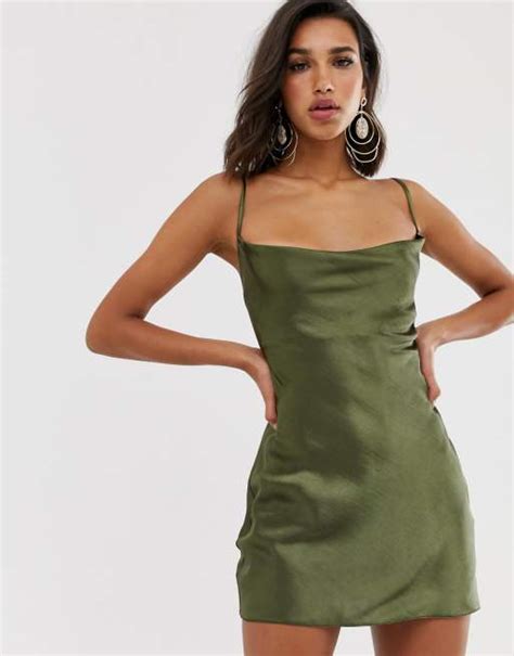 Asos Design Robe Nuisette Courte Style Caraco En Satin Ultra Brillant