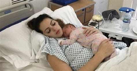 Момичето ражда на 17 годишна възраст а приятелят ѝ изчезва и родителите ѝ я заплашват че ще я