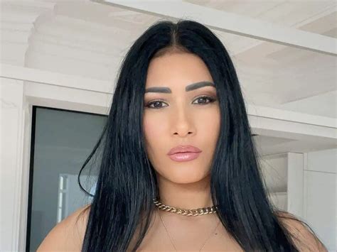 De Calcinha Simaria Sensualiza E Encanta Fãs Na Web Sonho De Consumo