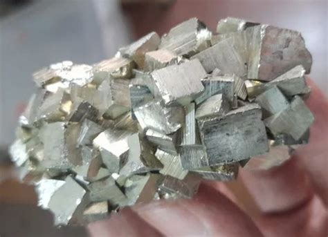 Semiprecious Stones Golden Colour Pyrite Cluster Stone For Healing